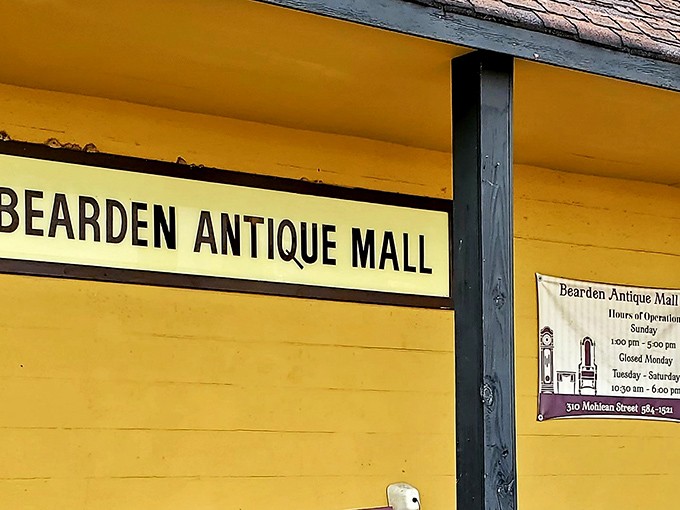 Bearden's sunny yellow exterior is the antique world's equivalent of a warm southern welcome. Treasures await inside!