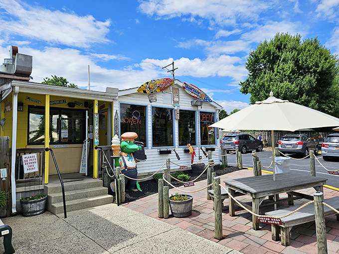 When a burger joint channels tropical vacation vibes, you know someone's having fun with food.