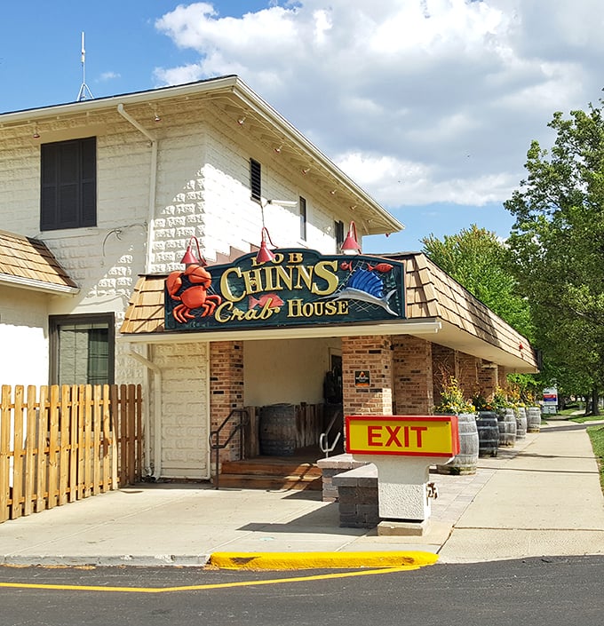Bob Chinn's iconic crab sign beckons seafood lovers like a lighthouse for the hungry and crab-obsessed.
