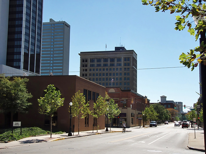 Fort Wayne's downtown renaissance brings big-city amenities without the big-city price tag. Those tree-lined streets and historic buildings create an urban oasis for budget-conscious retirees.