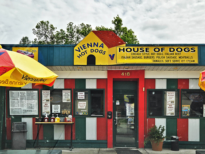Up north, this checkered beacon promises hot dog happiness in every bite served. 
