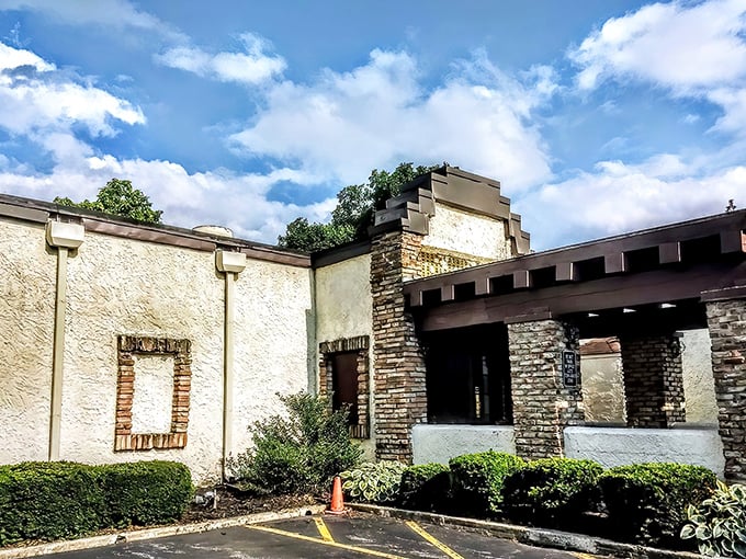 Hyde Park's stone and timber exterior whispers sophistication - like finding a hidden speakeasy for carnivores.