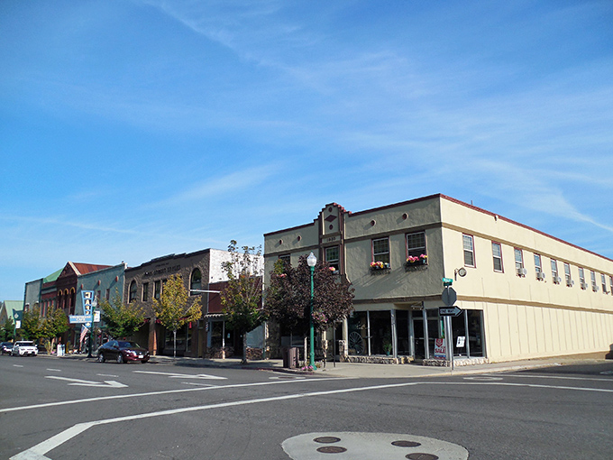 Quincy's main drag&mdash;where buildings dress in crayon colors and the mountain air is so fresh you could bottle it as a luxury item.