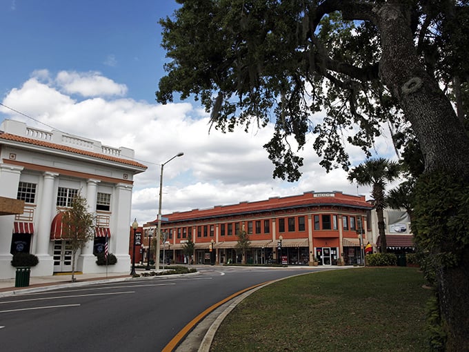 Like finding a perfectly round lake dropped from heaven, DeFuniak Springs centers around nature's most symmetrical masterpiece.