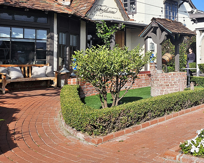 This charming cottage-style steakhouse brings fairy tale dining to beautiful Laguna Beach's coastline.