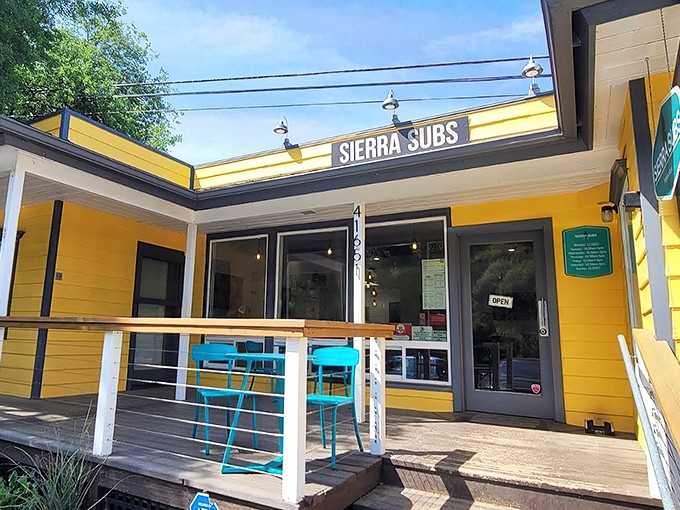 That cheerful yellow exterior practically shouts "happiness lives here" - and the sandwiches deliver on the promise.