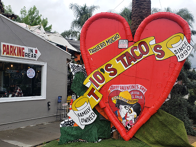 This heart-shaped taco stand proves that love and Mexican food make the perfect combination for hungry souls.