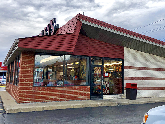 Sometimes the best treasures hide in plain sight, like this neighborhood gem serving up Chicago classics with genuine care.