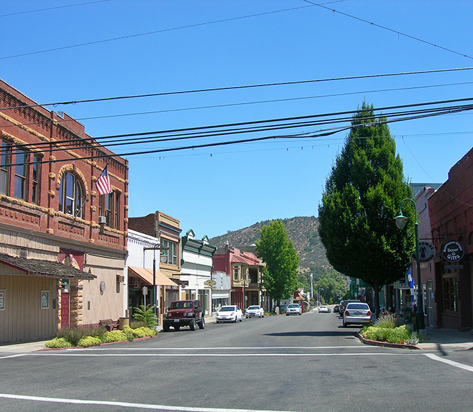 Yreka's historic main drag stretches out like an Old West movie set, minus the tumbleweeds and gunfighters.
