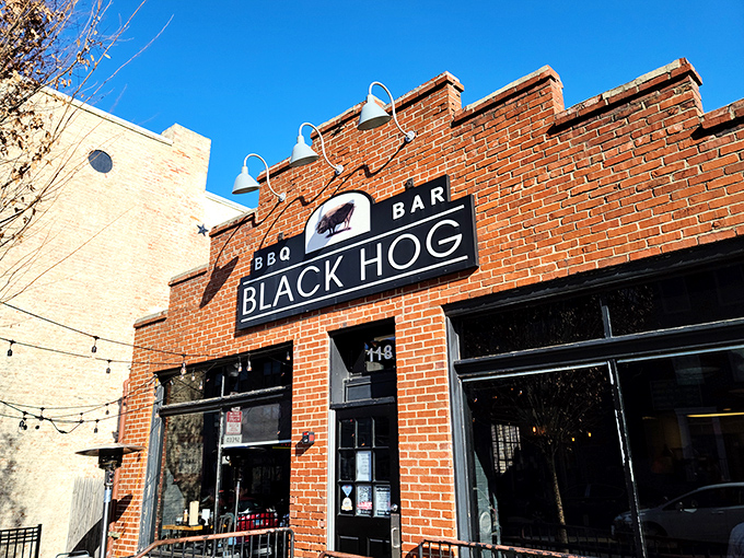 Black Hog's understated charm lets the incredible aromas do all the talking for hungry passersby.