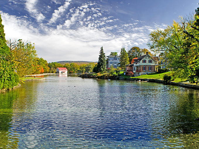 Boiling Springs has a view so perfect, it feels like nature paused to show off. I'd frame it, too.