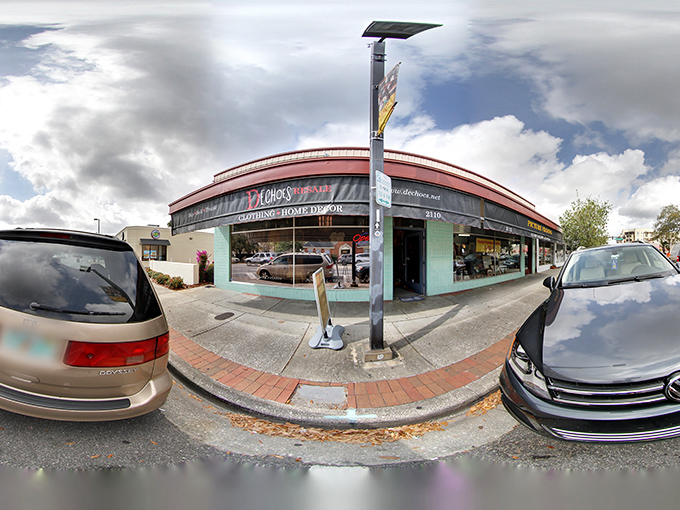 That distinctive corner location means you can't miss this vintage gem even if you tried your hardest.