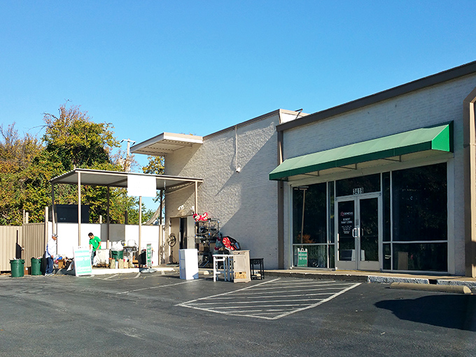 Sunshine, blue skies, and secondhand finds &ndash; Genesis offers both outdoor bargains and air-conditioned treasure hunting.