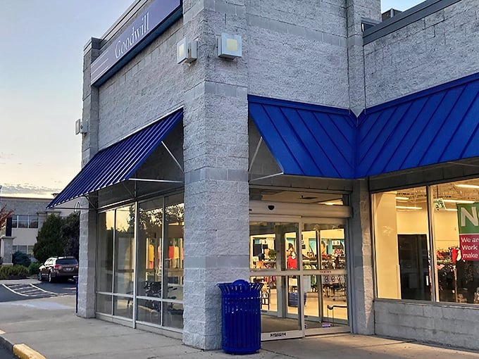 Clean lines and plenty of parking mean your treasure hunting expedition starts on the right foot.