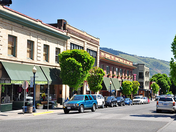 This isn't just a street in Hood River&mdash;it's an invitation to trade your deadline-driven life for mountain views and riverside strolls.