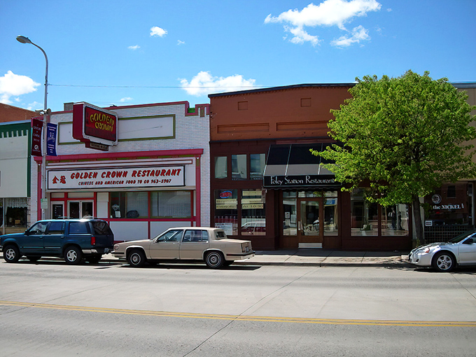 Wide streets and classic storefronts create the perfect backdrop for budget-friendly retirement adventures.