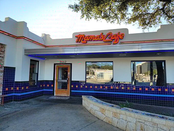 Sometimes the best chicken joints look like they've been serving happiness since the Eisenhower administration.