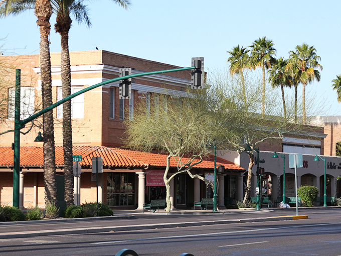 Palm trees and wide sidewalks create the perfect recipe for stress-free evening strolls.