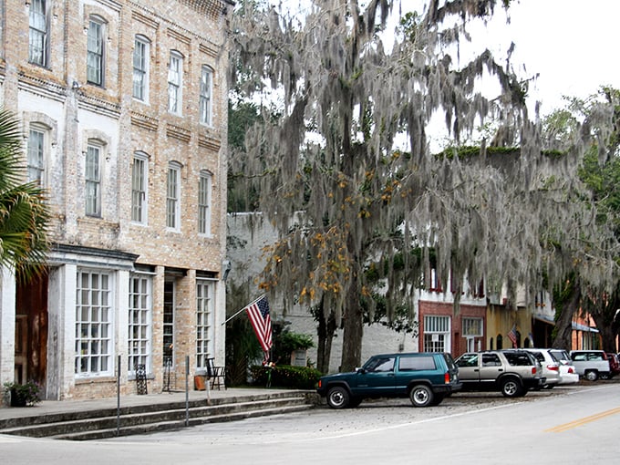 In Micanopy, brick buildings and Spanish moss create a time capsule of Old Florida that Hemingway would have adored.