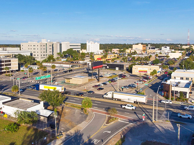 Small-town charm meets big-city amenities in this picturesque Florida community that locals adore.