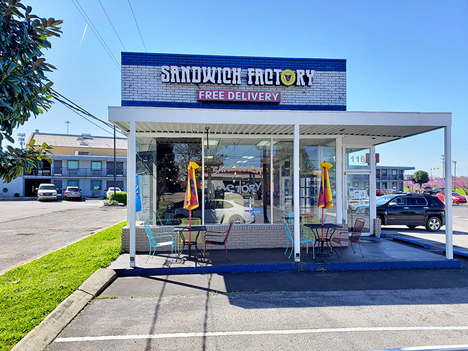 Clean lines and covered seating create the perfect stage for sandwich artistry to unfold.