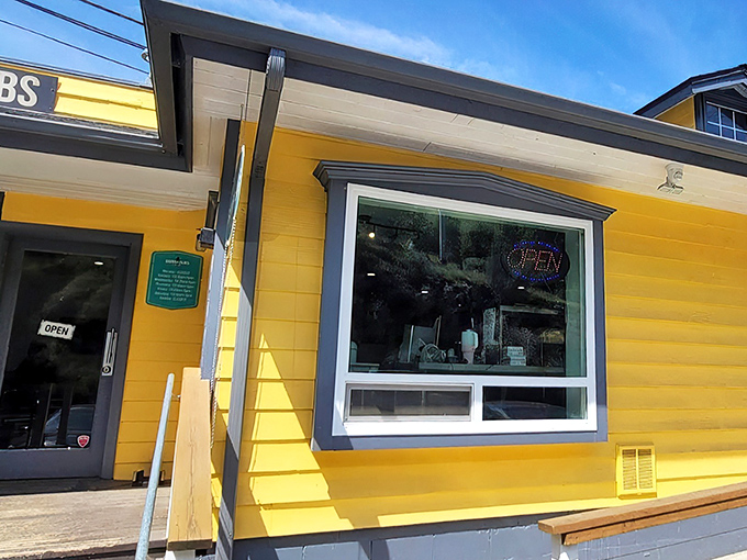 Modern mountain charm meets serious sandwich craft in this Sierra Nevada foothills gem that hikers adore.