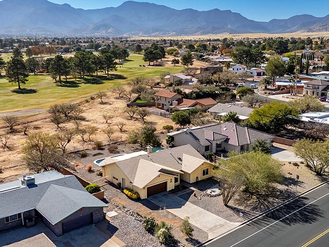 Golf course living in Sierra Vista means your backyard practically extends to the fairway - retirement goals achieved!