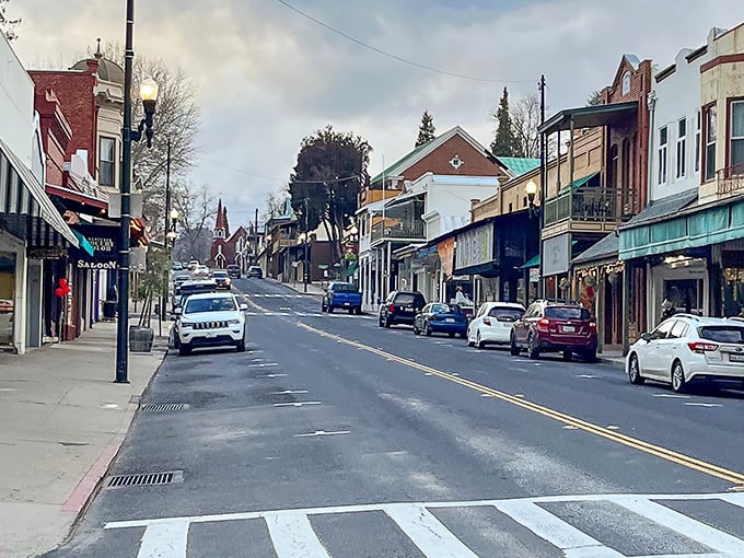 When history and hospitality shake hands, you get streets like this where every building has character worth discovering.