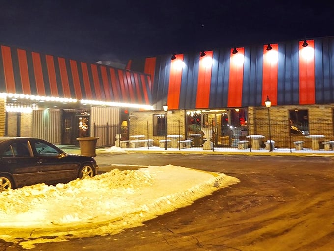 When a steakhouse glows this invitingly at night, you know the grill master's working overtime. 