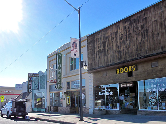 This is where small-town America still thrives, complete with bookstores that remember your favorite authors' names.