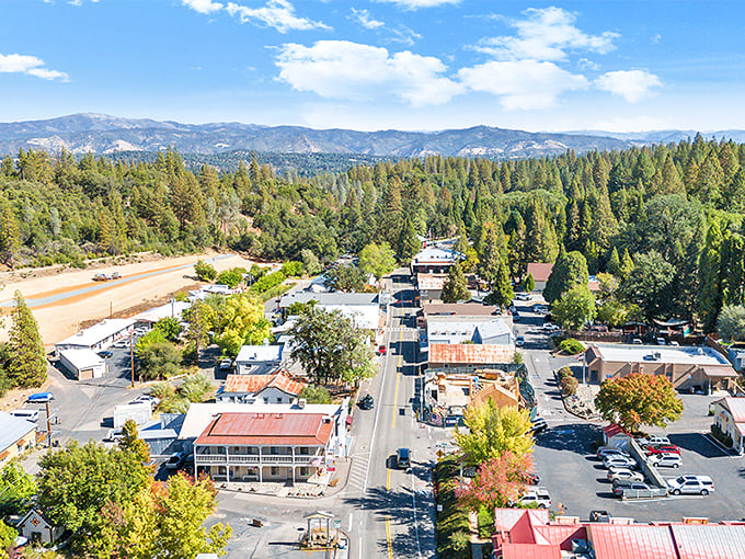 Bird's eye bliss! Groveland nestles into the Sierra foothills like a perfect little model train town, surrounded by a forest primeval.