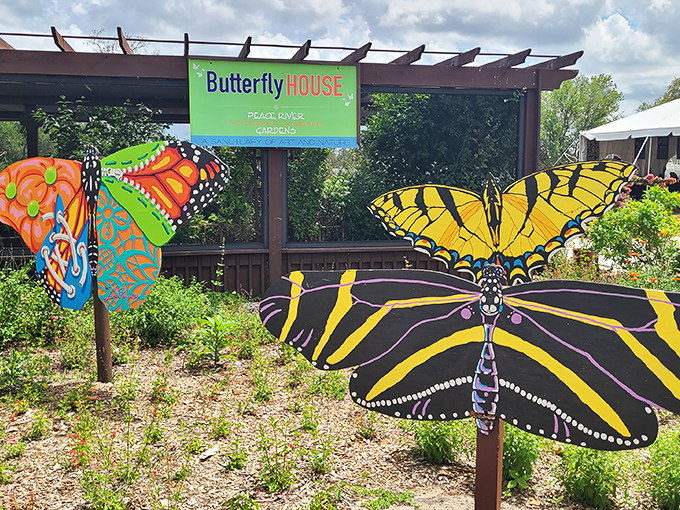 These butterfly sculptures are the supermodels of the insect world&mdash;striking poses that would make Vogue editors swoon.