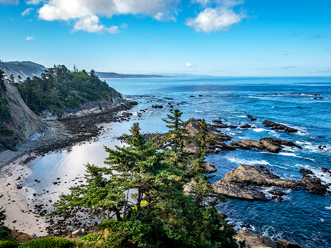 The Oregon coast showing off again &ndash; dramatic cliffs, azure waters, and enough natural beauty to make your social media followers green with envy.