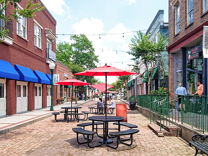 Outdoor dining along the historic streets creates the perfect setting for people-watching and sweet tea sipping.