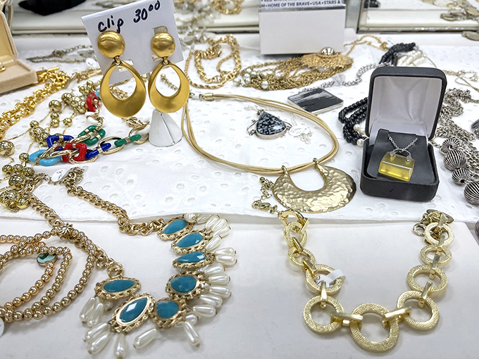 Buried treasure without the hassle of piracy&mdash;this jewelry collection offers golden opportunities for those who know bling doesn't require breaking the bank.