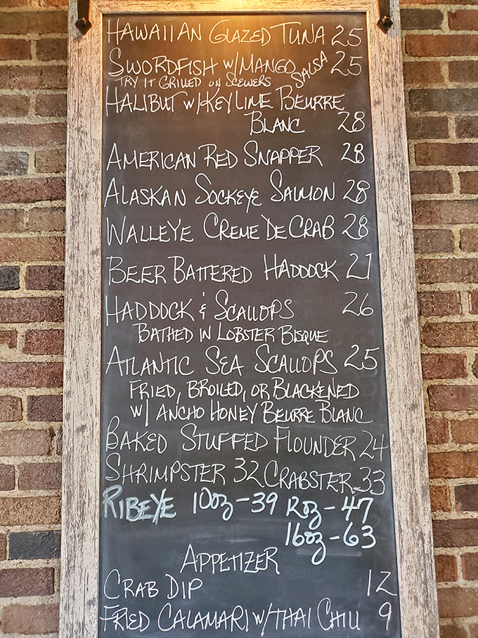 This chalkboard menu reads like poetry to seafood lovers&mdash;Hawaiian glazed tuna and swordfish with mango salsa are just the opening verses.
