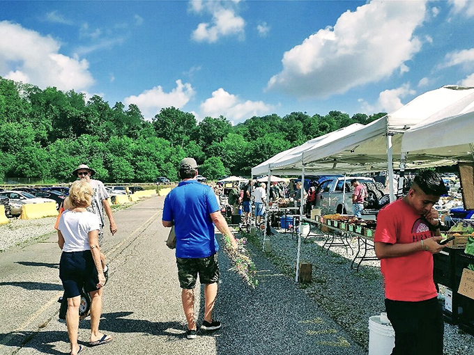 From above, the market resembles a small civilization dedicated to the art of the deal, with vehicles and tents creating a temporary retail metropolis.