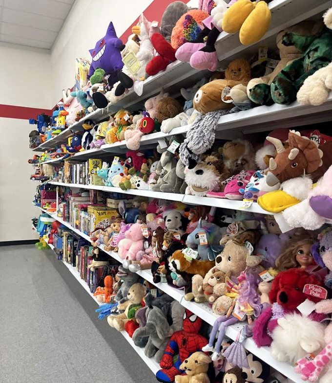 A plush menagerie awaits adoption at surprisingly gentle prices. That purple Gengar seems to be saying, "Take me home!"