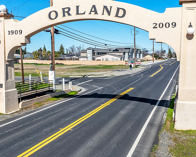 The Orland arch spans more than just a roadway; it frames a century of small-town history and welcomes visitors to a place where your dollar still commands respect. 