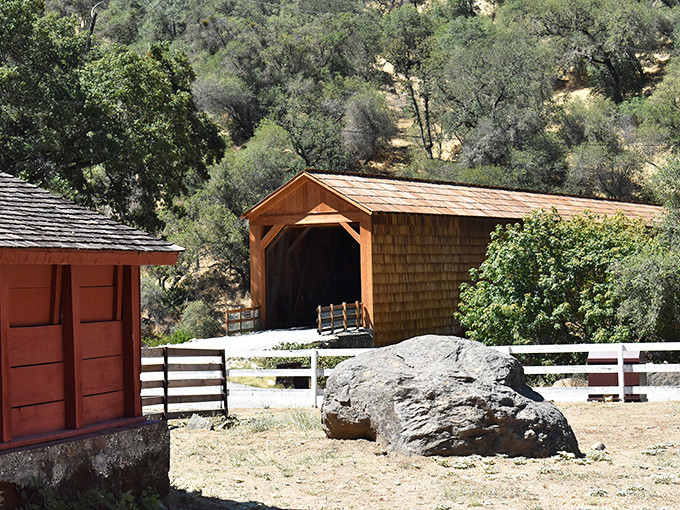 The perfect rustic pairing: a historic barn and covered bridge nestled among California's golden hills. Americana doesn't get more authentic.