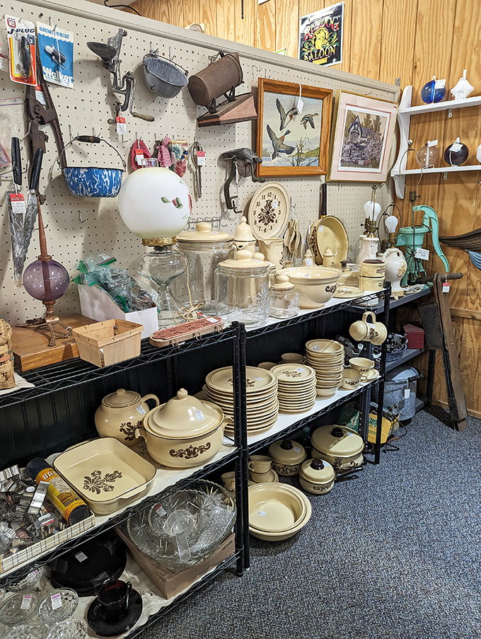 Pfaltzgraff paradise! This meticulously arranged dinnerware collection would make any grandmother nod with approval and reach for her wallet.