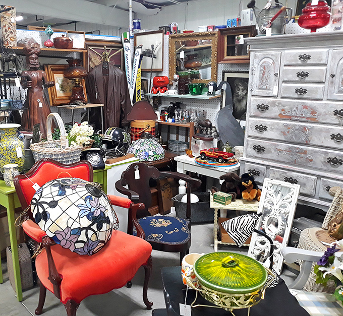 This isn't just furniture—it's a living room from 1965 waiting for its family to return. That Tiffany-style lamp has stories to tell!