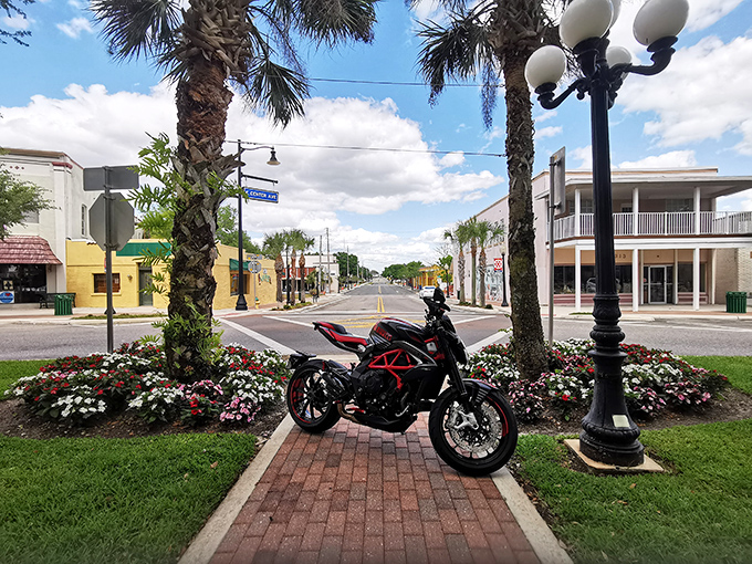 Sebring's uncrowded streets might be the best antidote to big-city traffic PTSD. Here, rush hour means three cars at a stop sign.