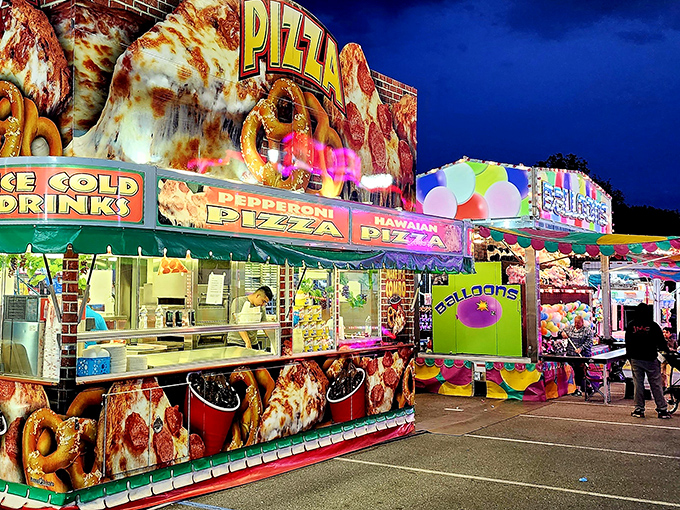 Not your average county fair food stands! These vibrant vendors bring carnival flair to outlet shopping, proving that bargain hunting and funnel cakes are natural companions.