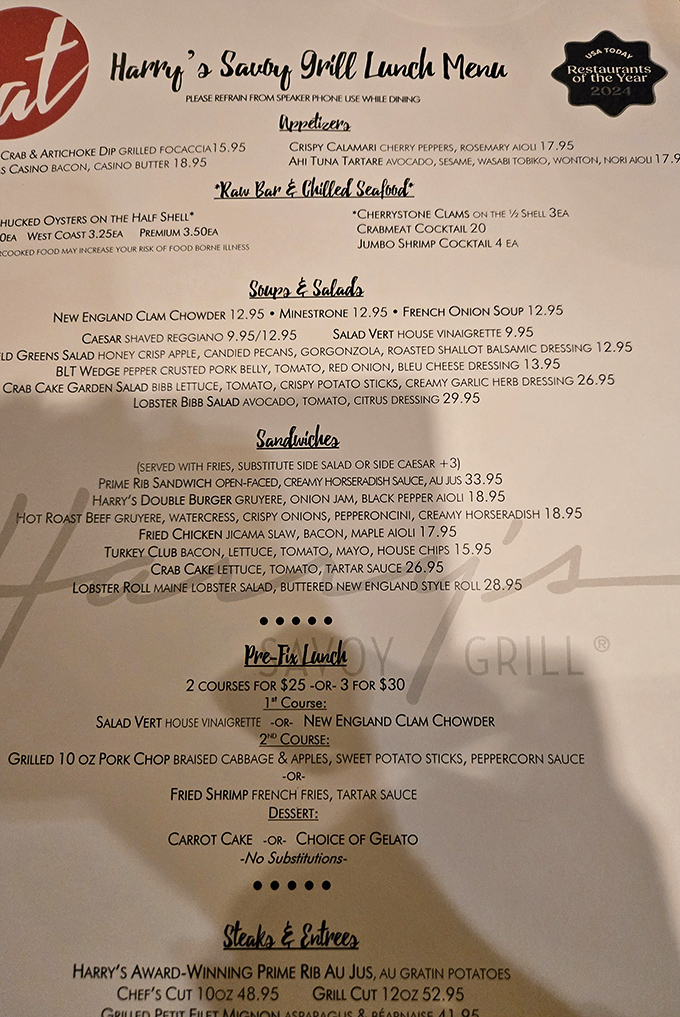 Award-winning prime rib takes center stage on this lunch menu, proving that Harry's doesn't mess around when it comes to serious beef.