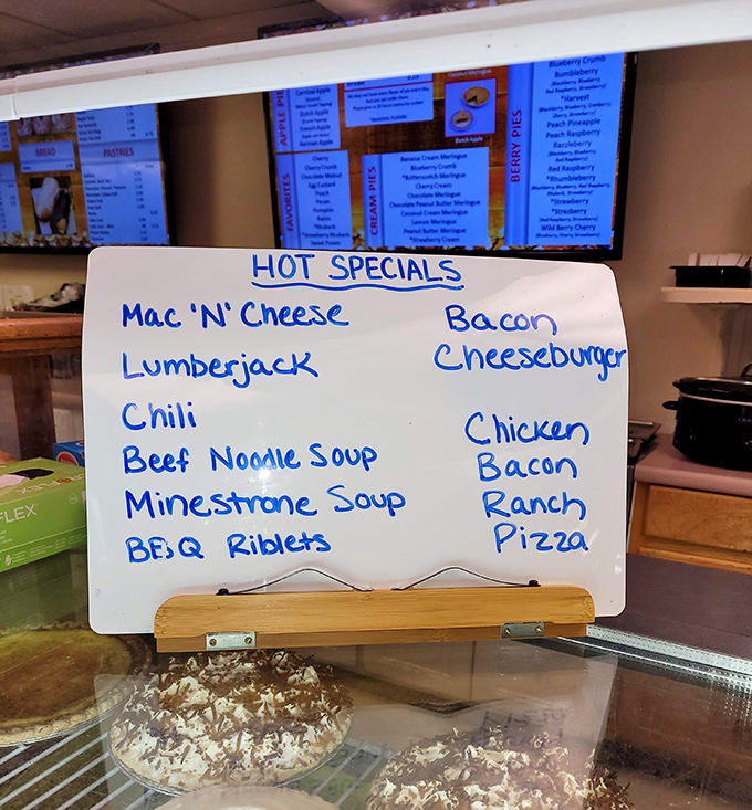 The hot specials board reads like a comfort food love letter. Mac 'N' Cheese and Lumberjack? Someone clearly understands the language of hunger.
