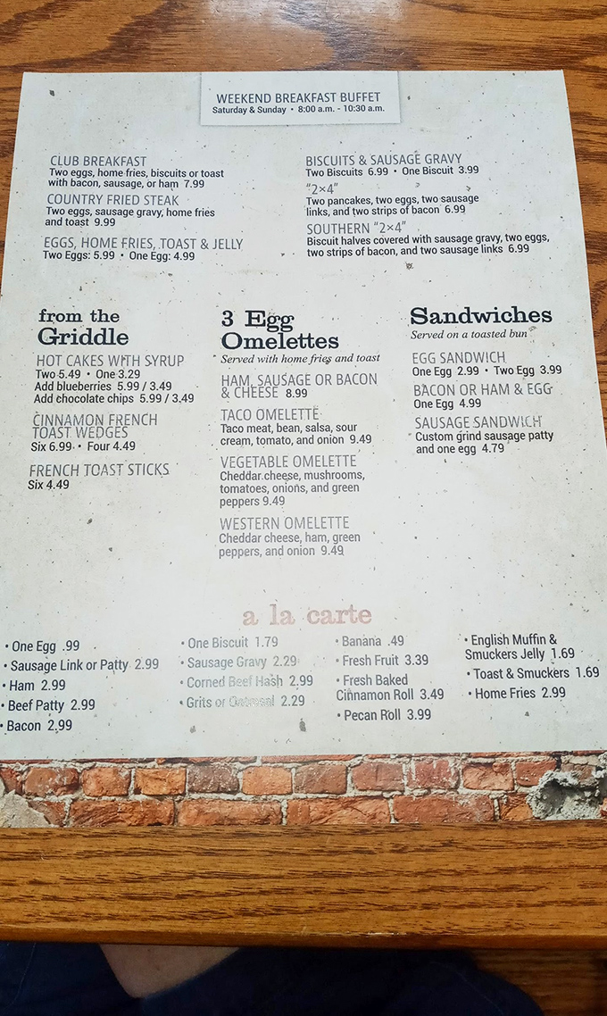 Reading this menu feels like flipping through grandma&rsquo;s recipe cards&mdash;biscuits, gravy, and omelets so hearty they could win blue ribbons.