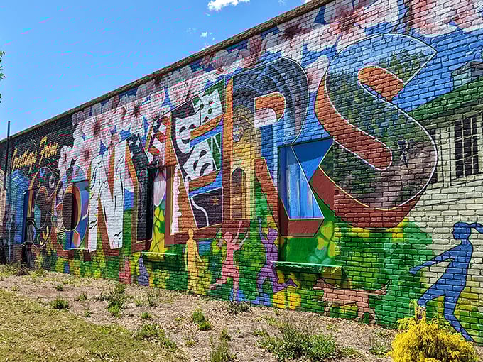Street art that spells it out for you! This vibrant mural captures Conyers' spirit with the subtlety of a Broadway musical&mdash;and twice the color.