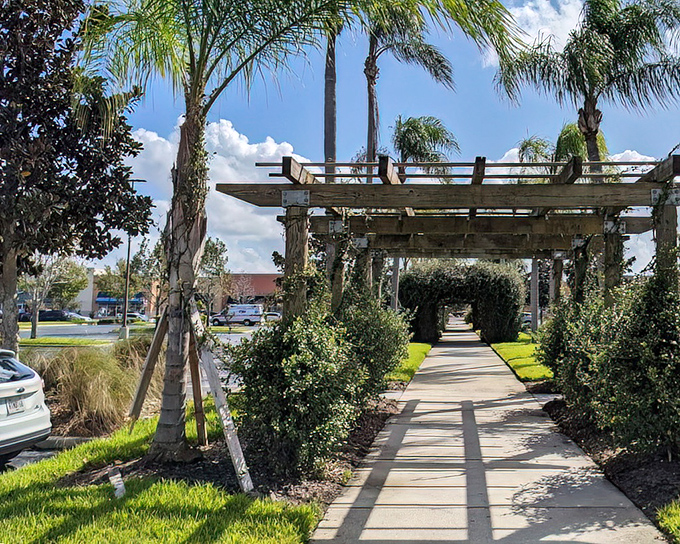 Florida shopping with actual nature? This shaded walkway offers merciful respite between credit card workouts.