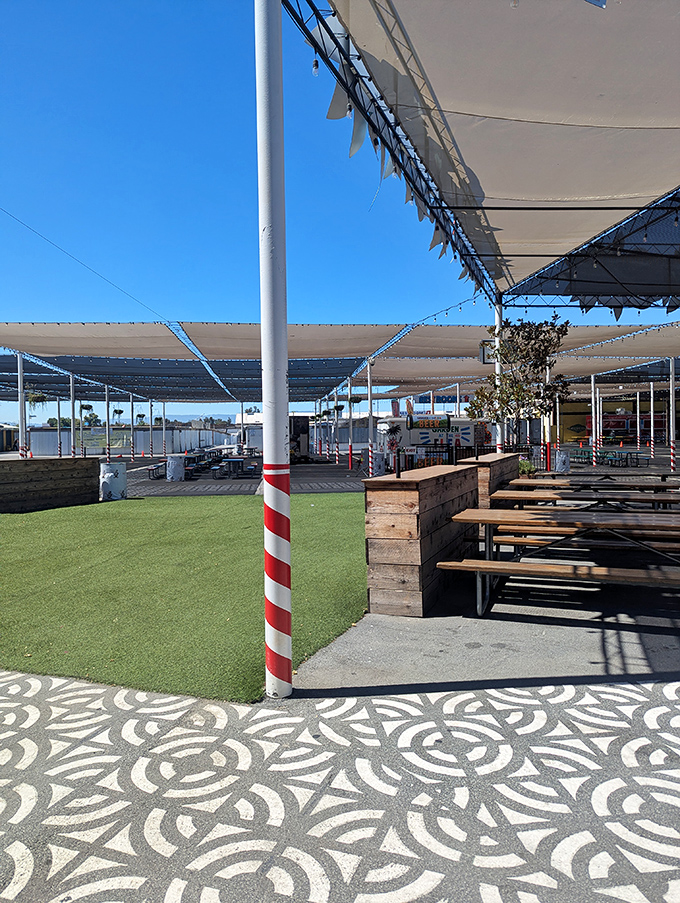When treasure hunting fatigue sets in, these shaded picnic tables offer respite. The perfect spot to refuel before diving back into the bargain wilderness.